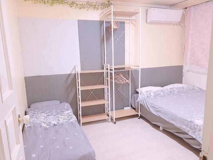 [Room-b]share/woman여성/
Hongdae3mins - Zuid-Korea