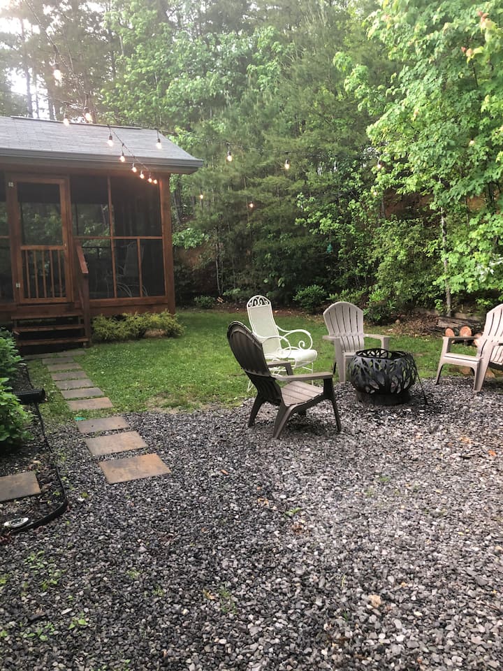 Crazy Daisy - Cute Cozy Getaway - Chickamauga Lake, TN