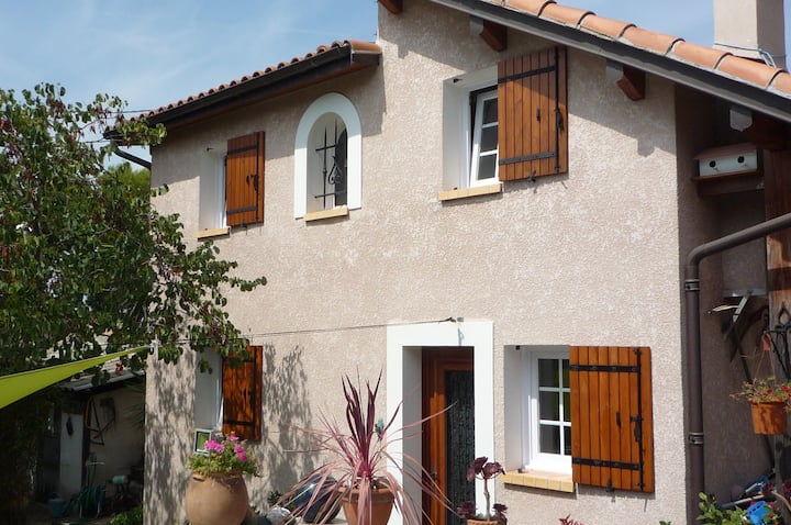 Un Oasis De Verdure Et De Calme De 30m2 En Ville. - Marseille