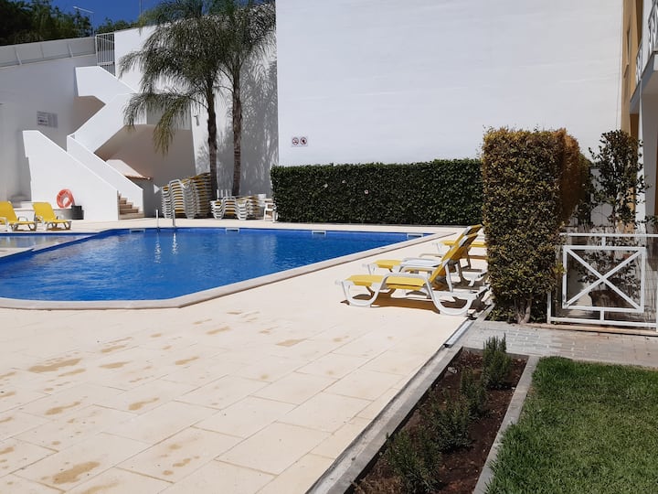 Sunny Apartment, Walking Distance To The Beach - 阿爾布費拉