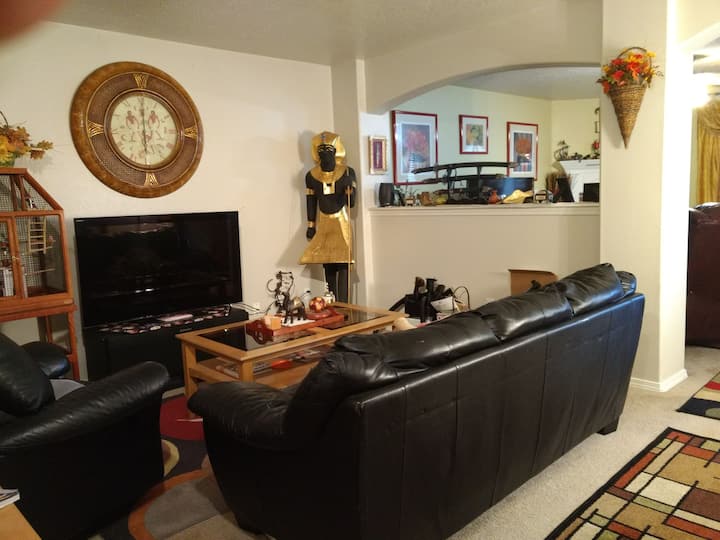 Private Room In A Beautiful Home - Nampa, ID