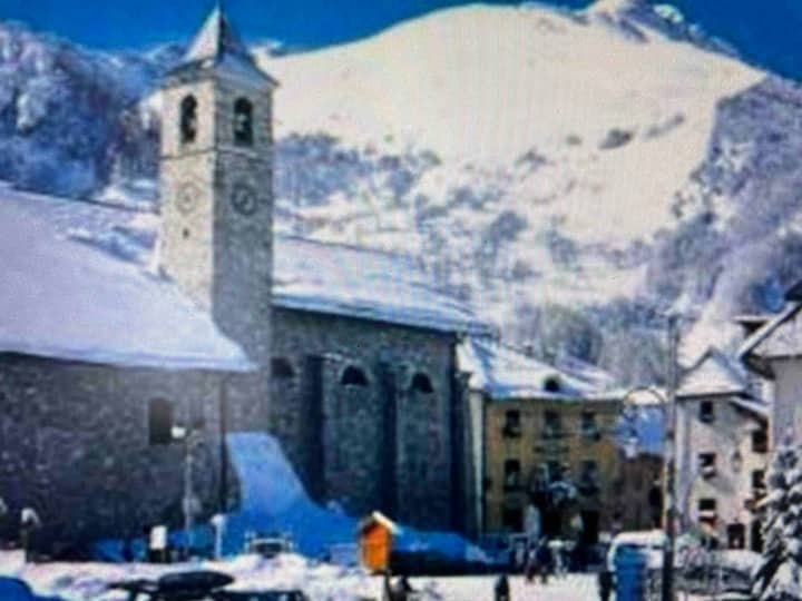 Plein Centre Vue ÉGlise-montagne - Valloire
