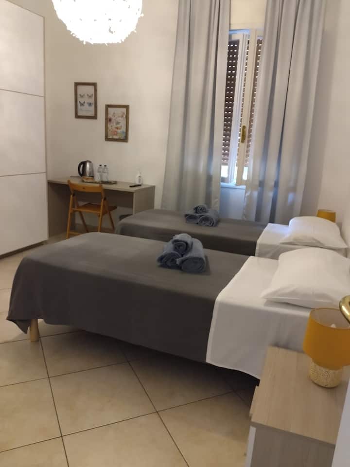 Bright Room With Private Bathroom And Terrace - Bologna