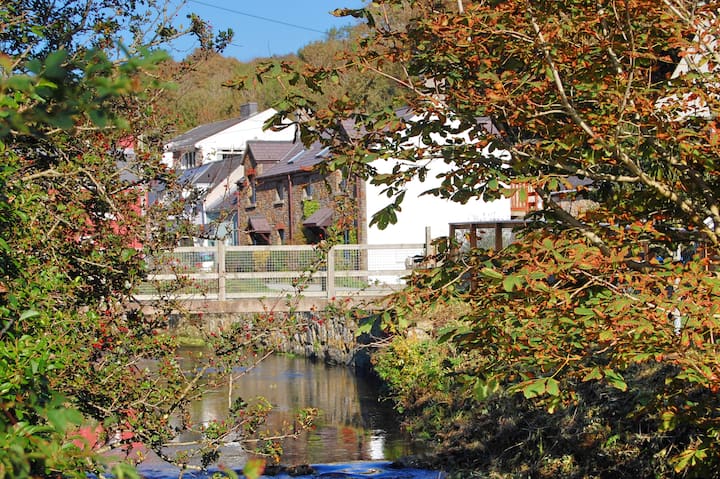 Honeysuckle Cottage Solva - Solva