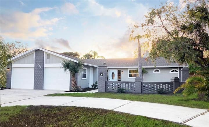 Palm Harbor/dunedin Vacation Home W/private Pool. - Dunedin, FL