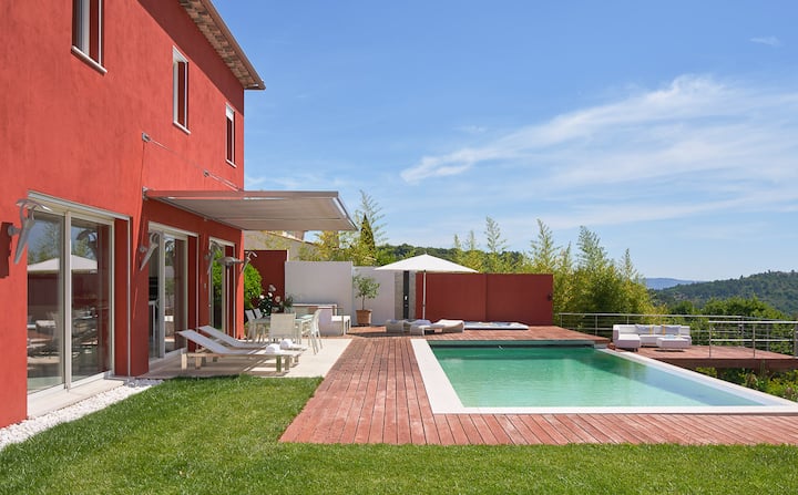 Sunlightproperties: Splendid: Villa, 4 Bedroom/ 3 Bath, Jacuzzi, Heated Pool - Peymeinade