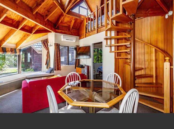 A Unique Ski Chalet Home, With Summer Holiday Vibe - Ohakune