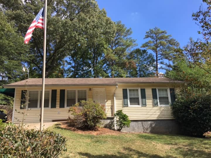Cozy Cottage - Marietta, GA