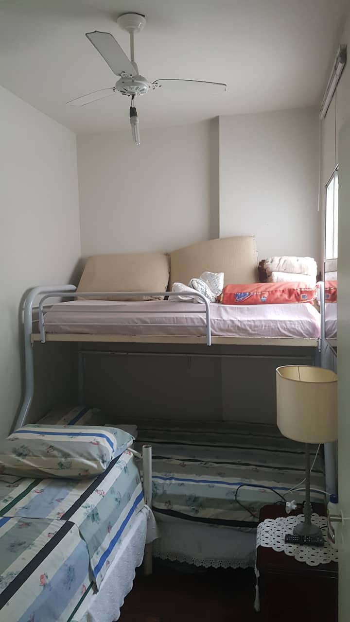 Qto 3 Camas Próximo  Do Hotel Hilton Av Atlântica - Rio de Janeiro