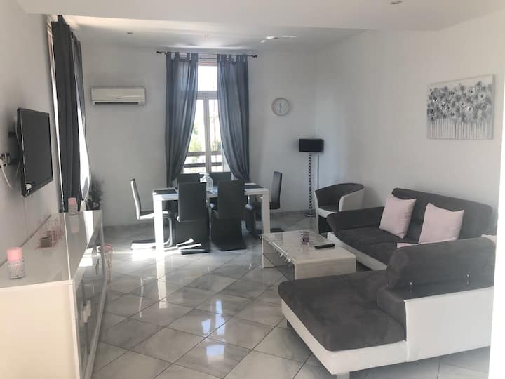 Appartement Contemporain 80m2
2 Chambres - Frontignan