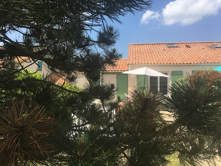 Maison à 300m De La Mer, Piscine - Saint-Michel-Chef-Chef