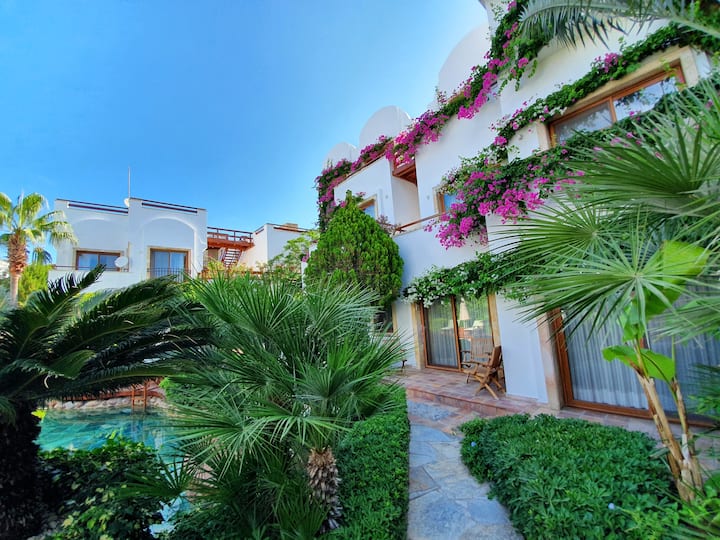 Rosemary: 1+1 Apartment W/ Sea View-balcony-pool - Bodrum