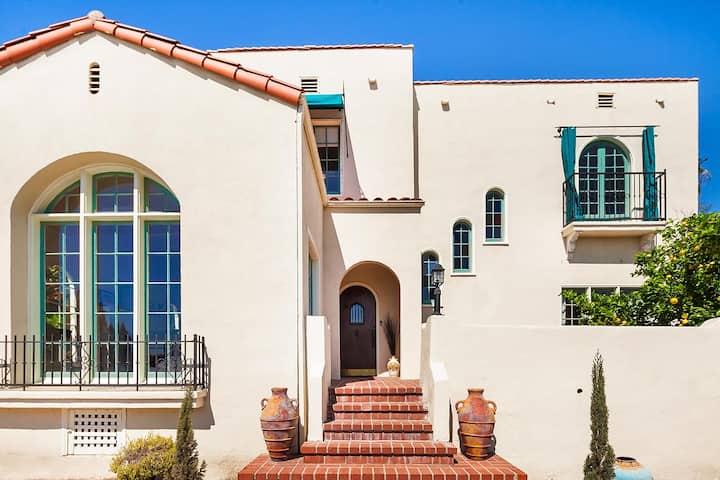 Beautiful Los Feliz Villa Next To Griffith Park - Los Angeles, CA