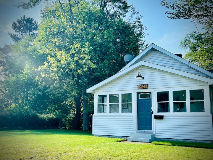 Haven @ Dune Harbor: Charming Lake Michigan Stay - Muskegon, MI