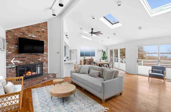 Lakefront Living In Montauk - Montauk, NY