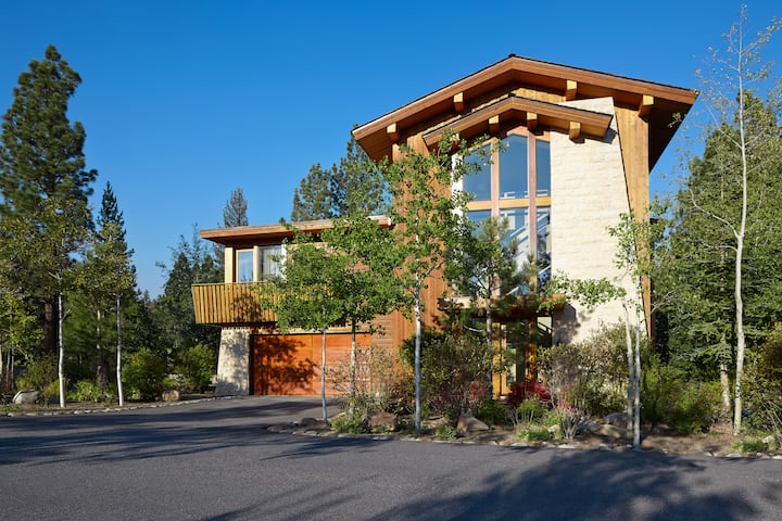 Obsidian Osprey Model Home - Mammoth Lakes, CA