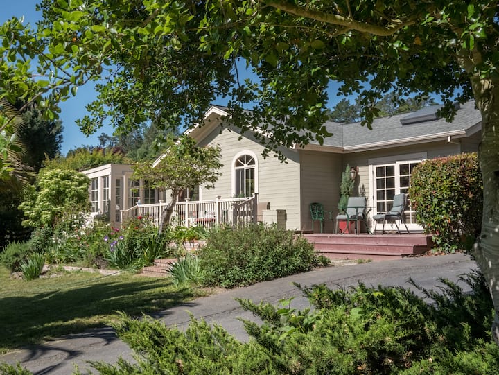 Wine Country Home On 2 Acre Orchard & Gardens - Sebastopol, CA