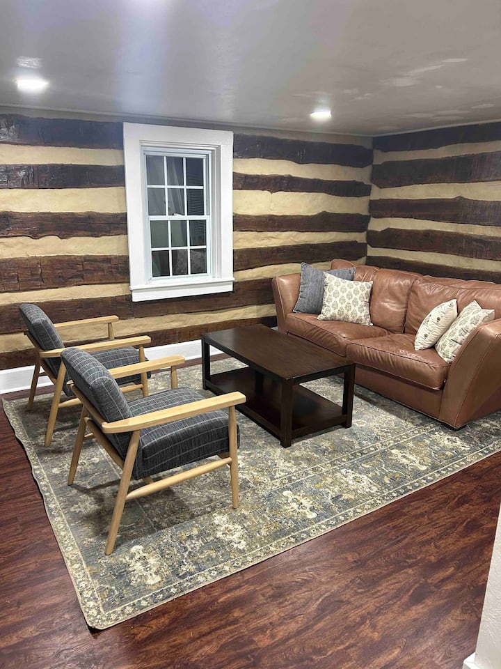 Restored & Cozy Cabin - Sewickley, PA