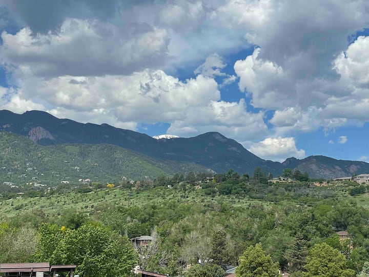 Mountain View Condo - Colorado Springs, CO