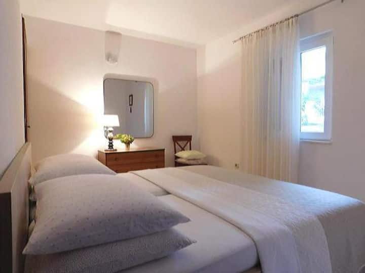 Vis Island Apartment Near The Sea A - Vis
