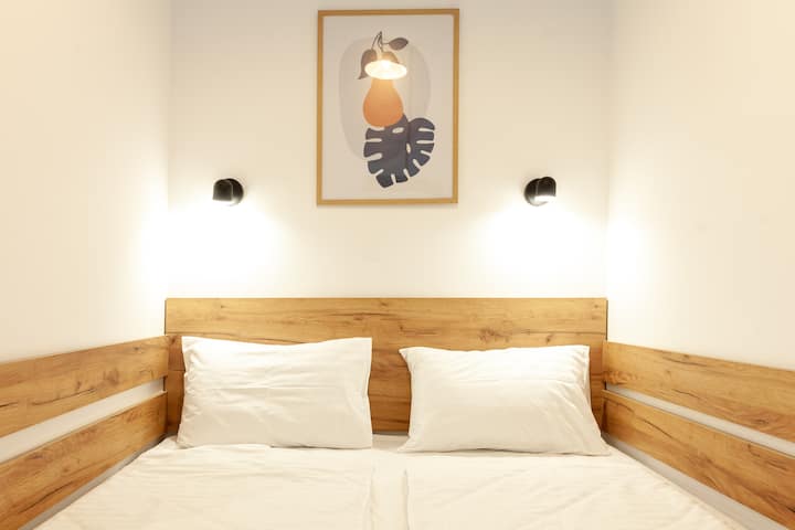 Check-in. Apartments With The Rotating Screen - Lviv