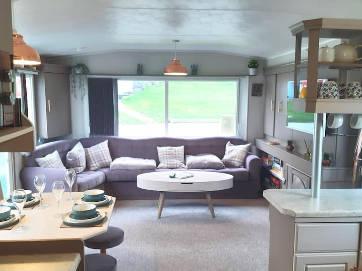 The Lobster Pot 8 Berth Caravan - Ceredigion
