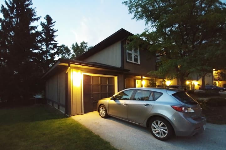 Cottage In Lighthouse Point By The Georgian Bay - Collingwood