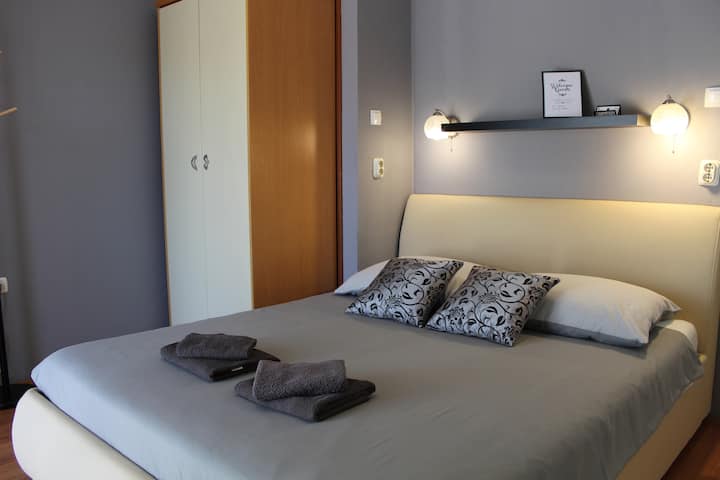 Private Room With Bathroom & Terrace, Free Parking - Zadar