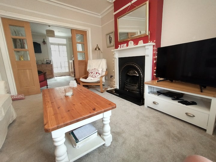 Part Of Victorian Home Sleeping 7, With Breakfast - Cotswolds