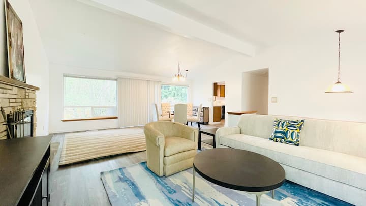 5b Spacious House/ Yard /Garage - Bellevue, WA