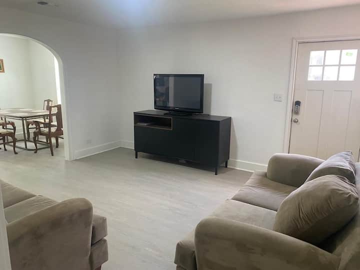 Cozy Home - Texas City, TX