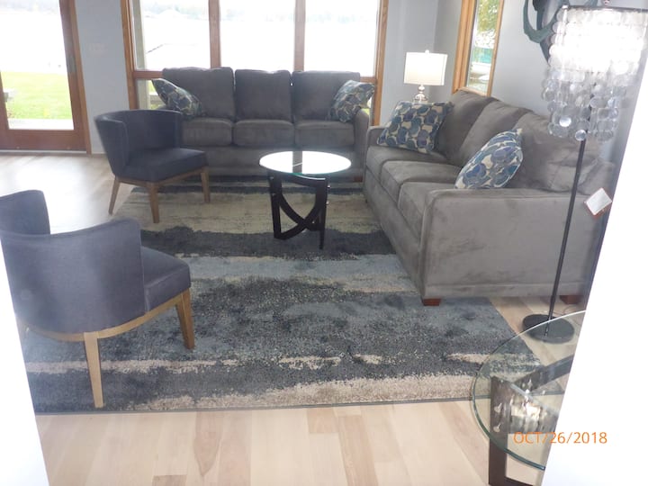 Portage Lake Premium -- 5 Bed Room Paradise !!! - Chelsea, MI