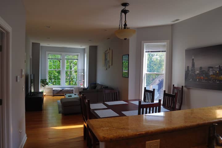 Entire 2 Br Home W/ Office, Deck & No Clean Fee! - Chicago, IL