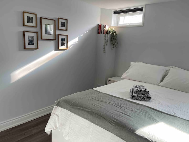 Relaxing Basement | Separate Entrance | Private - Markham