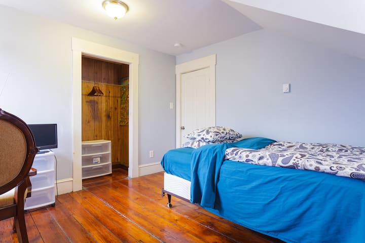 Large Room With View On Downtown, 27 Dexter Street - Boston, MA