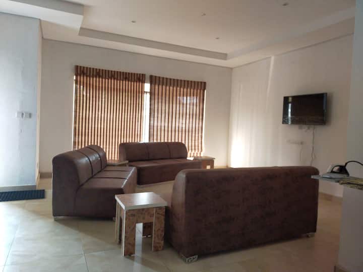 24 Hour Electricity Ta Gardens Entire 3 Bedroom Bungalow - Nigeria