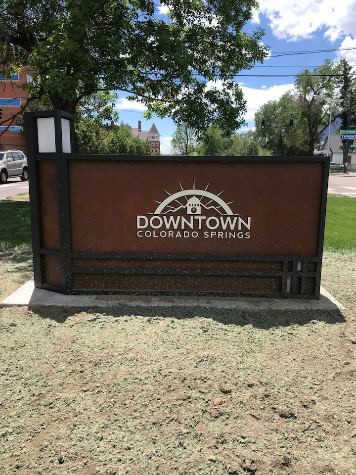 Downtown Duplex: Travel Nurses & Professionals - Colorado Springs