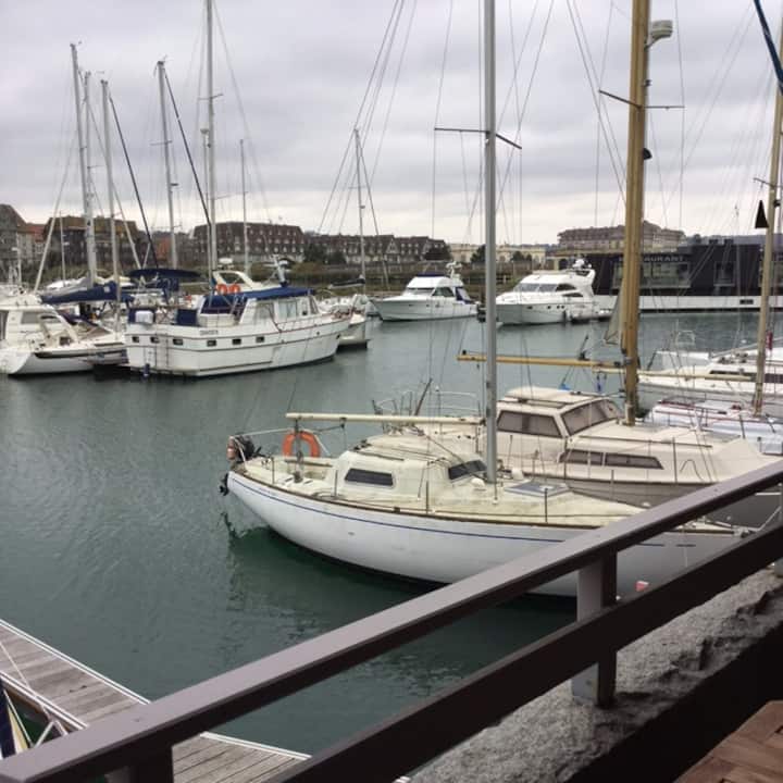 Petit Havre De Paix Au Bord De L'eau. - Deauville