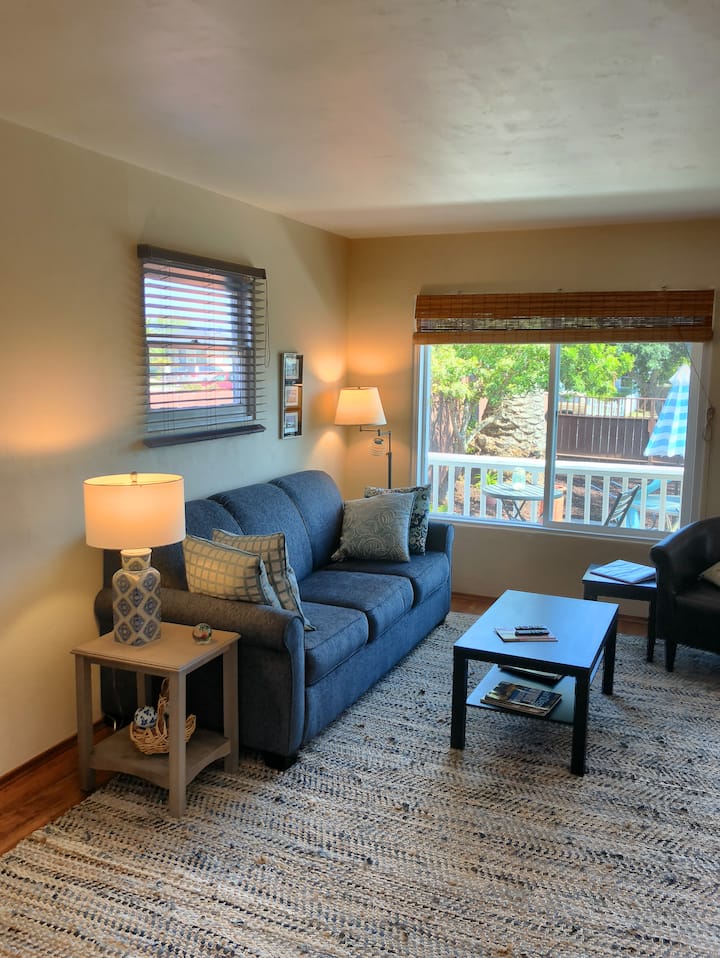 Classic Pb Surf Cottage - San Diego, CA