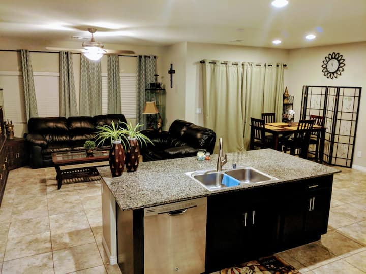 Lovely Oasis Ii - Henderson
