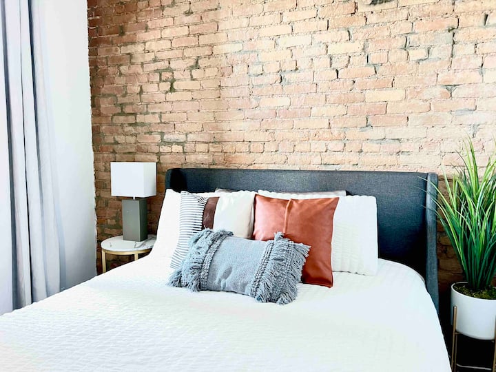 Recently Renovated Apt-near Hospitals, Rt 81 - Syracuse, NY