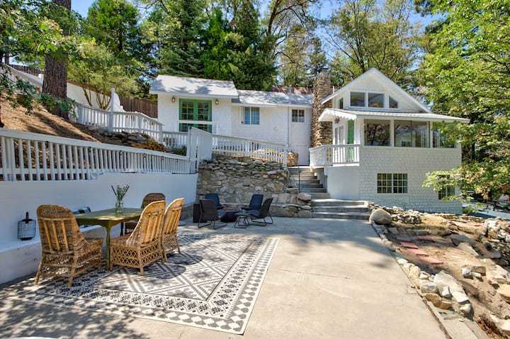 *Sale* Romantic Cottage Hot Tub & Views /Dogs - Lake Arrowhead, CA