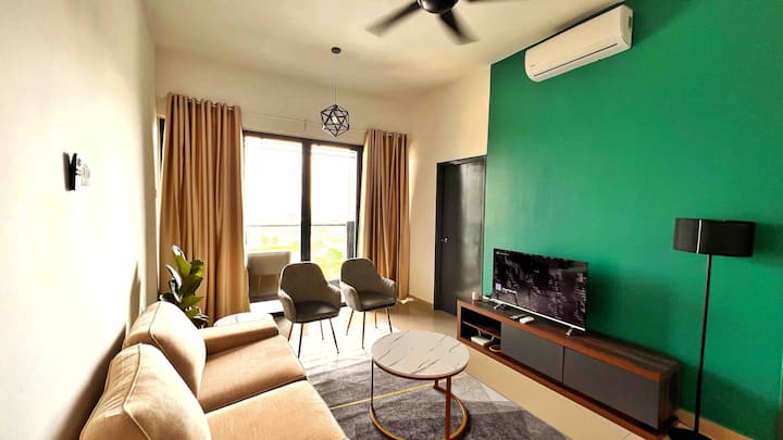 Sunway Pyramid Pj
2br Free 200mbps Wifi Netflix - Petaling Jaya