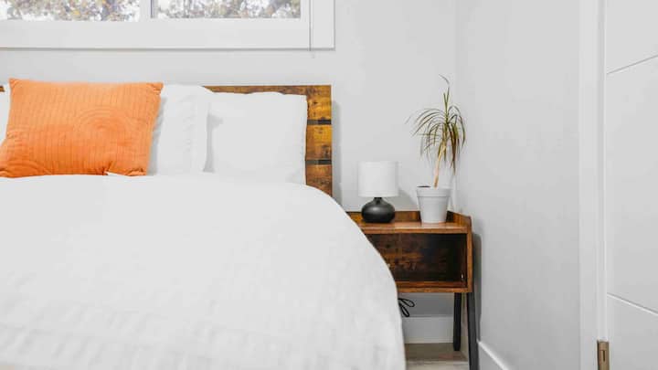 The Cozy Queen! - Calgary