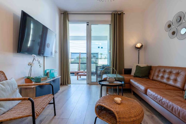 Théa’ Cheerful Apartment - Larnaca