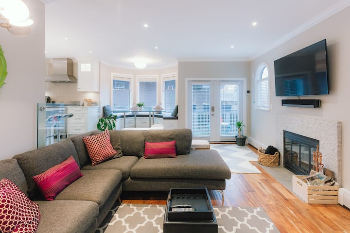 Edgemont Village /Grouse Mountain Family Home - North Vancouver