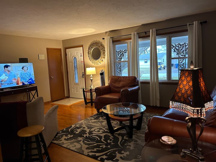 Easy Access To I-44 And Hwy 65!  No Cleaning Fee! - Springfield