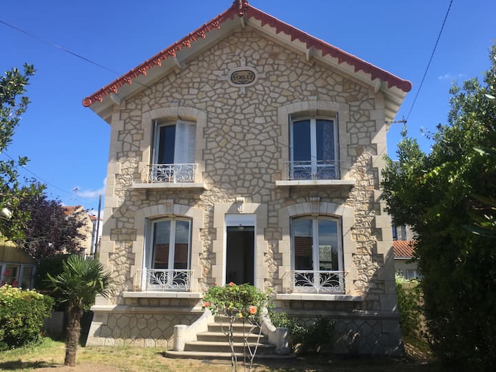 1908 "Maison Emile" One Block From The Beach - Châtelaillon-Plage