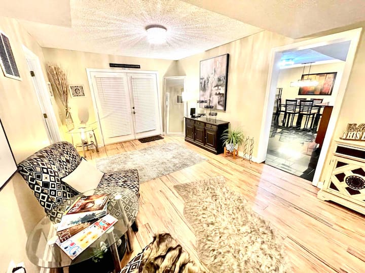 New Management! Retreat Queen W/ Futon In Suburb - Waldorf, MD