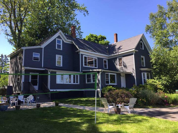 Back Cove - Sunny 2nd Floor Condo - Portland, ME